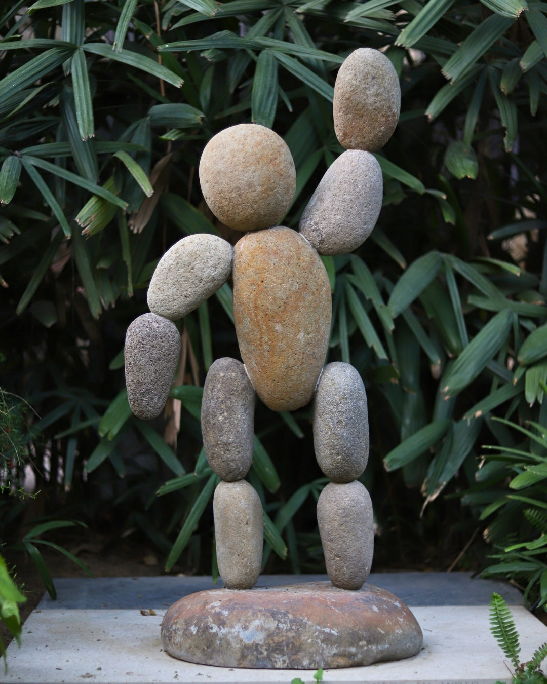 Abstract Statue– LandscapeStudio