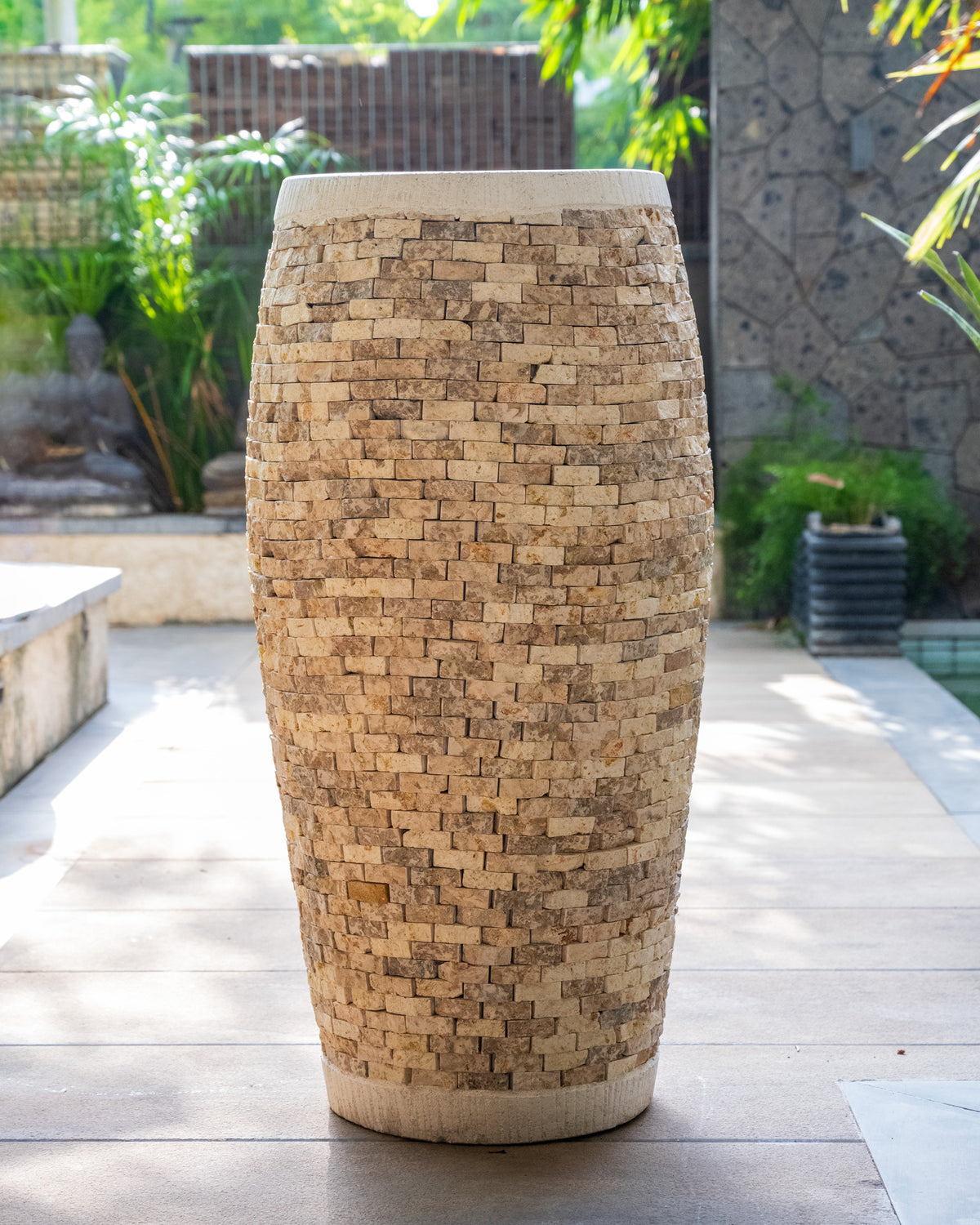 Rainbow Stone Garden Planter– LandscapeStudio